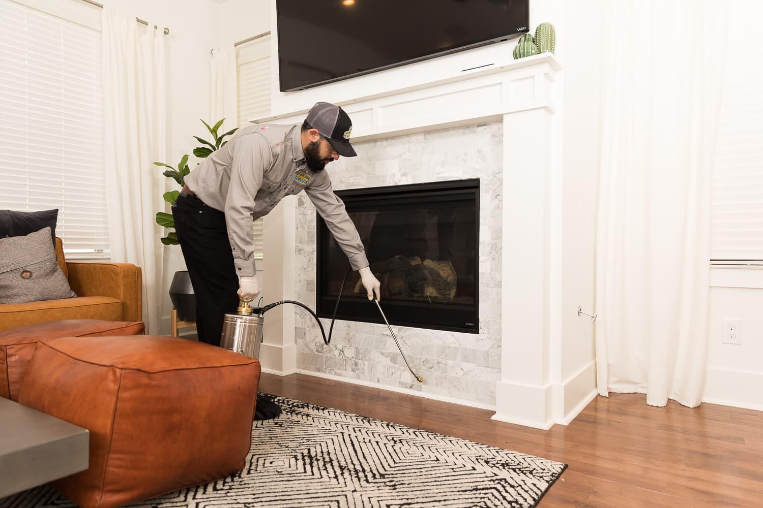 4 Things That Attract Roaches to Your Home | Roaches Pest Control Houston